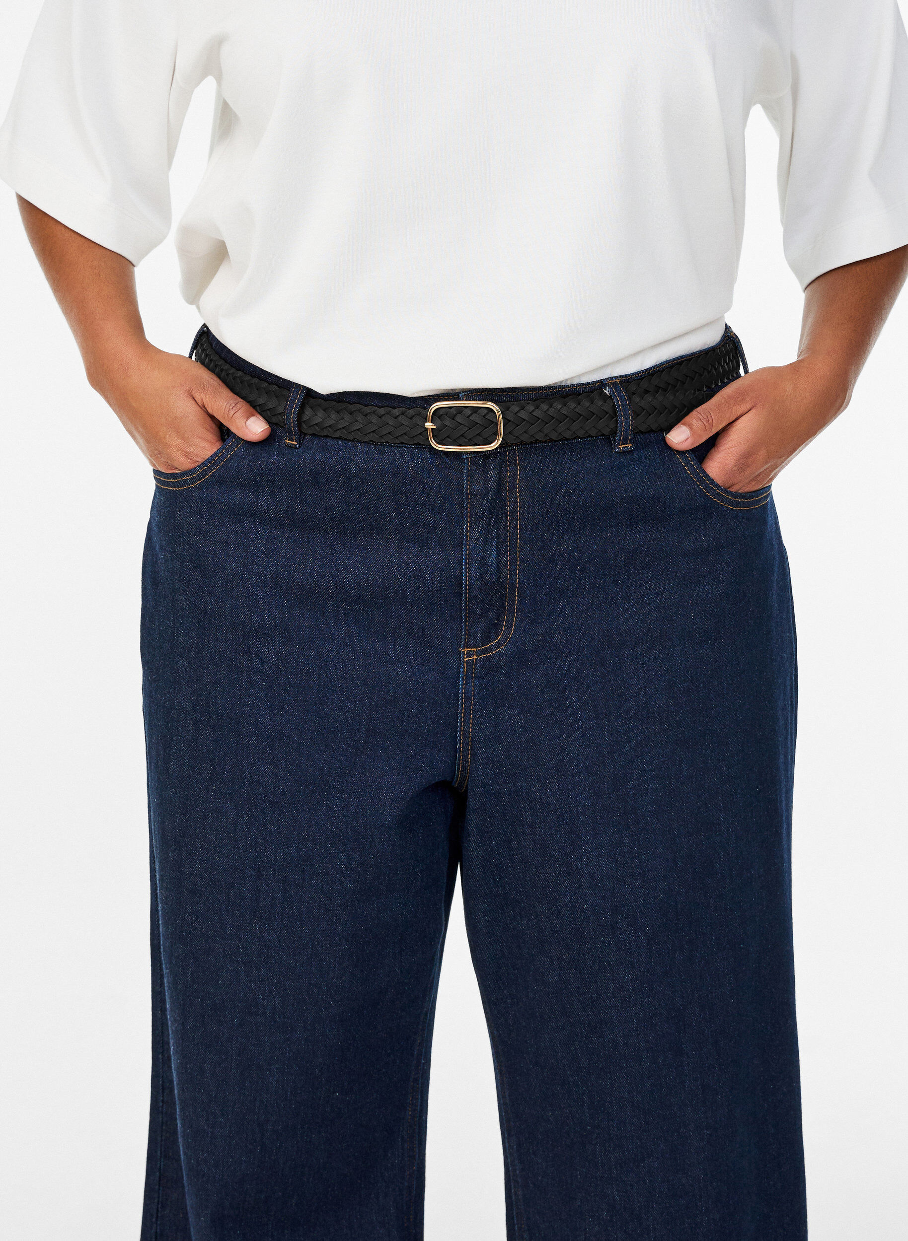 Flätat bälte i läderimitation - Svart - Zizzi