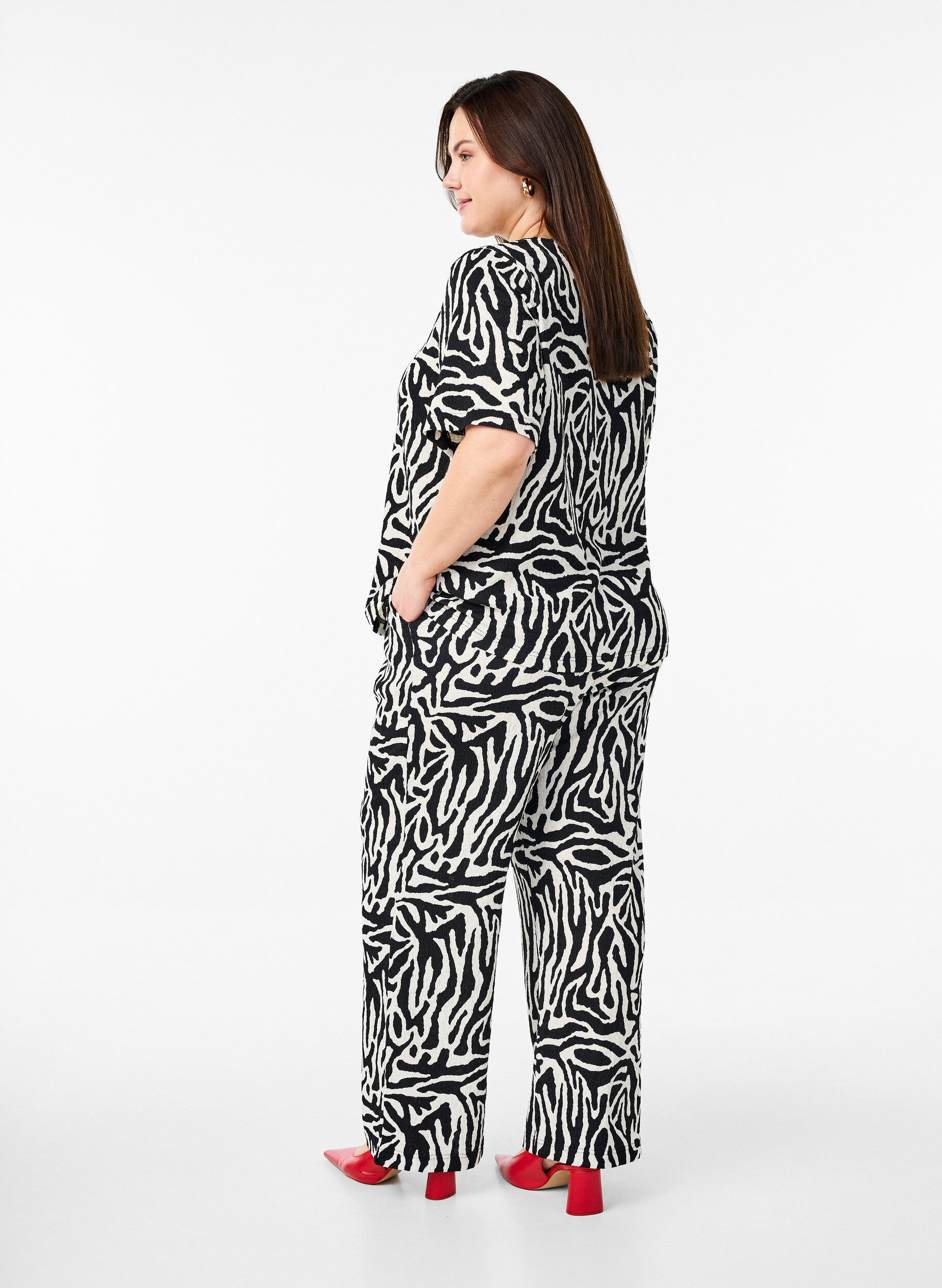 Byxor med zebramönster - Svart - Strl. XXXL - Zizzi